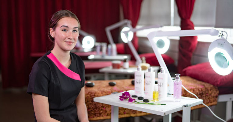Centre of Excellence for Hair, Beauty, Nails and Media Makeup ...